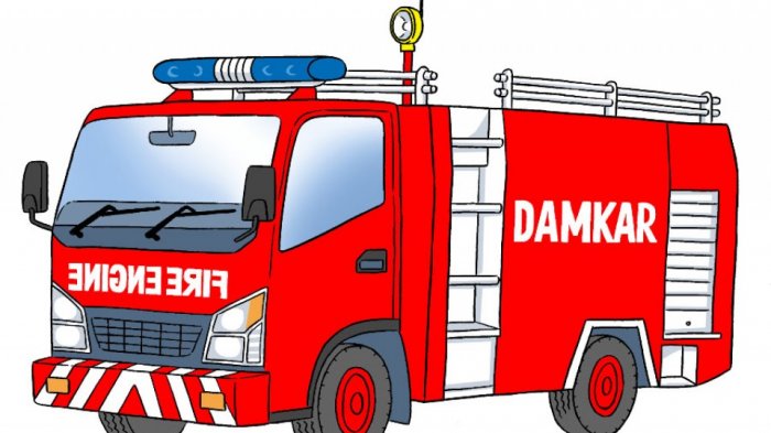 FOTO: Mobil Pemadam Kebakaran Jadi Pusat Perhatian, Ternyata Di Atasnya ...