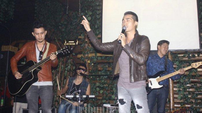 Masih Ingat dengan Band Hijau Daun? Seperti Ini Kehidupan Keluarga ...