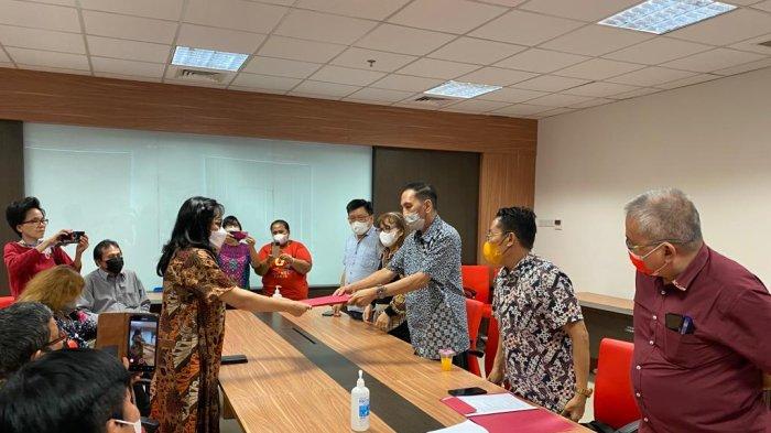 Profil Emma Valentina Teresha Senewe, Calon Dekan Fakultas Hukum Unsrat ...