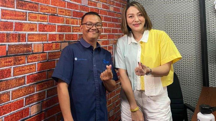 Kumpulan Foto Michaela Elsiana Paruntu saat Hadir di Kantor Tribun ...