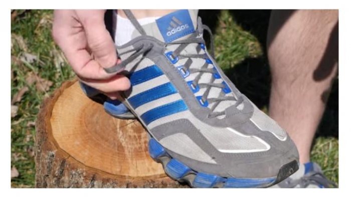 Yang Simpul Tali Sepatunya Suka Lepas, Penjelasan Ini Bisa Membantu ...
