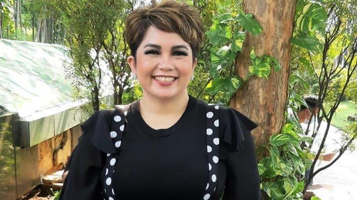 Ingat Joy Tobing? Dulu Cerai Lantaran KDRT, Kini Bahagia Dengan Perwira ...