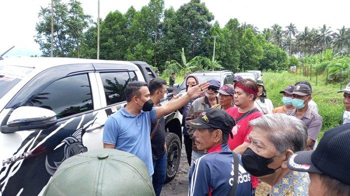 Warga Blokir Jalan Salah Satu Perumahan di Desa Laikit Minut, Tuntut ...