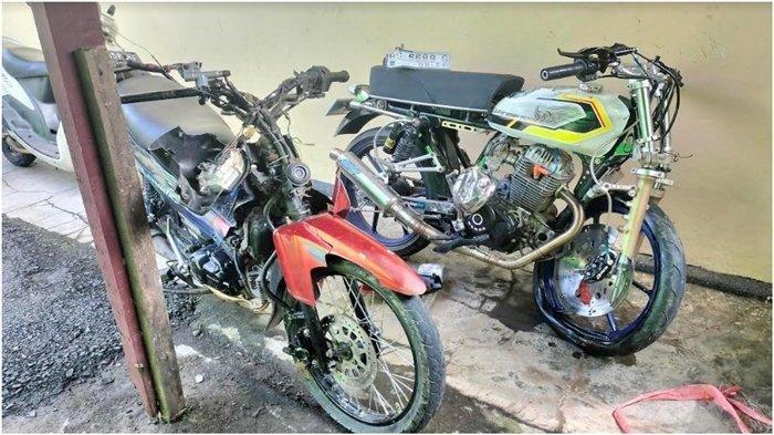 Kecelakaan Maut Hari Ini, Seorang Pemotor Tewas, Tabrakan Adu Kambing Honda CB dan Yamaha Vega R ...