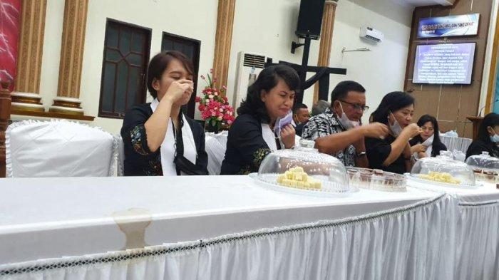 Wali kota Bitung Maurits Mantiri dan Wawali Hengky Honandar, Sampaikan ...