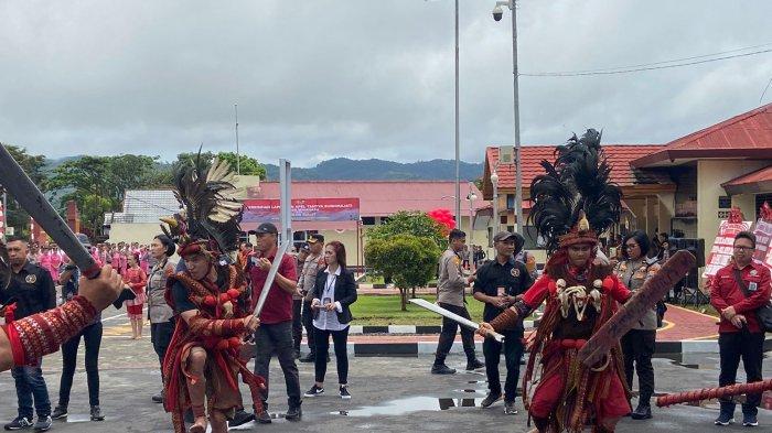 Sejarah Kabasaran, Tarian yang Dipakai Menyambut Imba saat Daftar di ...