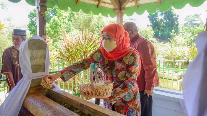 Gubernur Jawa Timur Khofifah Indar Parawansa Ziarah ke Makam Tuanku ...