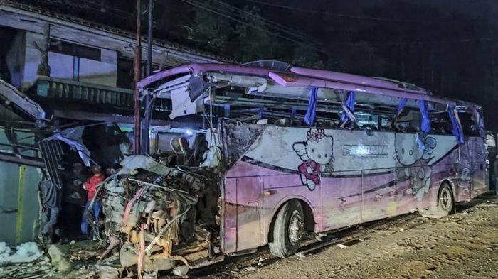 Kecelakaan Maut Tadi Dini Hari 6 Orang Tewas Bus Pariwisata Tabrak