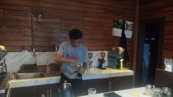 Kafe Biji Merah Kotamobagu: Tawarkan Menu dengan Harga Murah, Paling ...