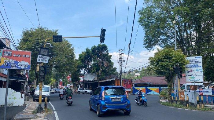 Lampu Lalu Lintas di Jalan Sam Ratulangi Manado Sulawesi Utara Tak ...