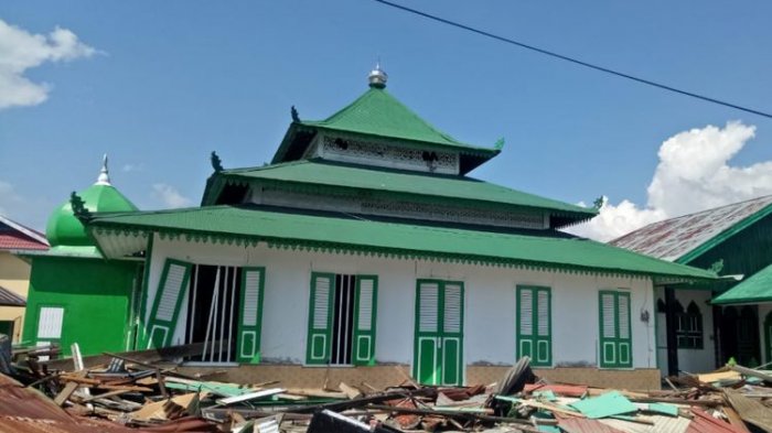 Cagar Budaya Masjid Tua Wani dan Makam Datu Karama Selamat dari Gempa ...
