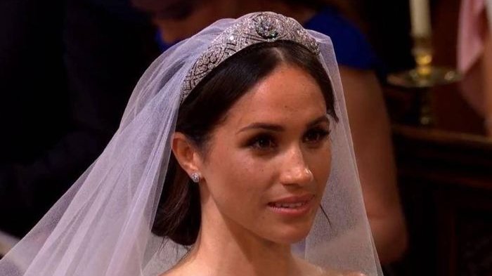 Memiliki Panjang 5 Meter, Inilah Makna Simbolik Penutup Kepala Meghan ...