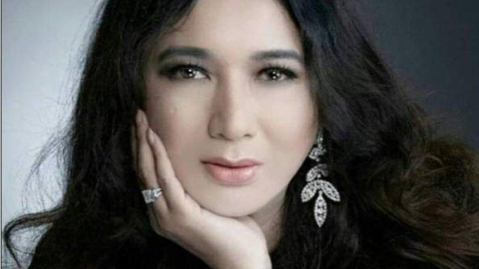 Sosok Merlyn Sopjan, Aktivis yang Sebut Aurel dan Anang Keras Hati ...