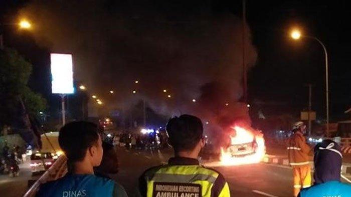 Mobil Perampok Rp 560 Juta Ditembaki sebelum Terbakar, Video Viral di ...