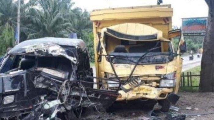 Kecelakaan Maut Tadi Pagi Pengemudi Truk Tewas Tabrakan Tak