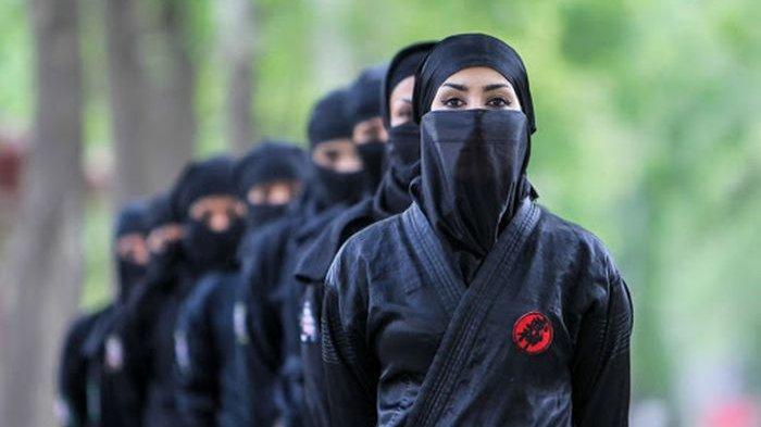 Potret Ninja Wanita Iran, Punya Kemampuan 17 Seni Bela Diri Hingga ...