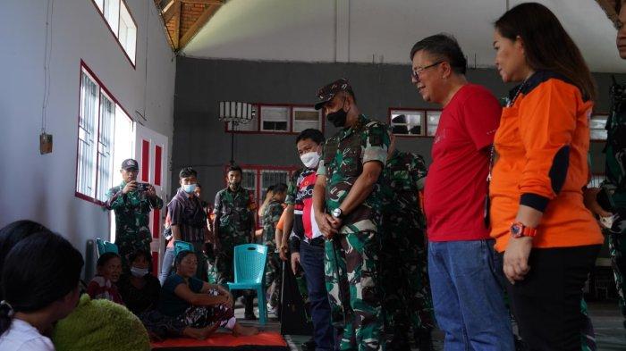 Pangdam XIII Merdeka Beri Bantuan Masyarakat Korban Bencana di Amurang ...