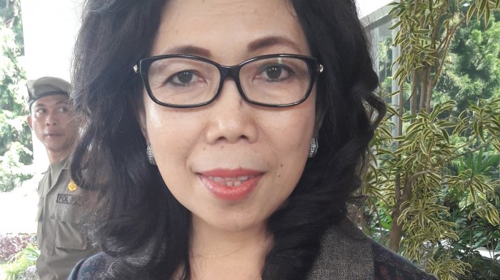 Dari Guru Besar Menuju DPRD Sulawesi Utara, Ini Profil Paula Runtuwene ...