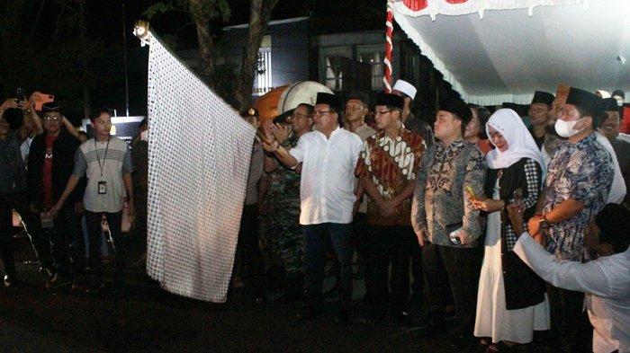 Lengkap dengan Artinya, Berikut Bacaan Takbir hingga Tahlil di Malam ...