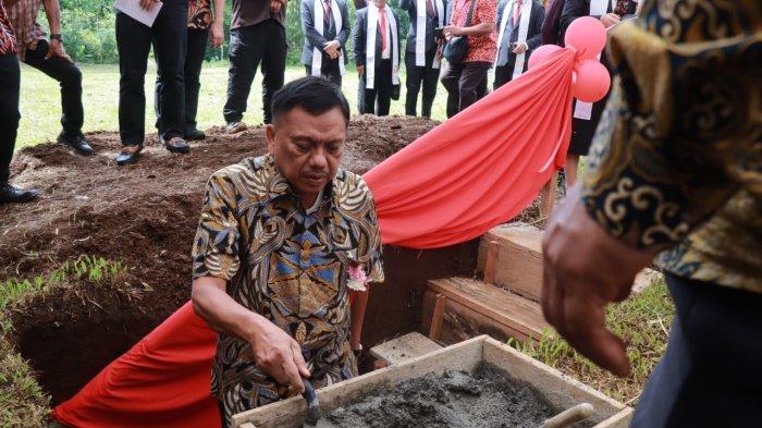 Olly Dondokambey Letakkan Batu Pertama Pembangunan Gedung GMIM Rut ...