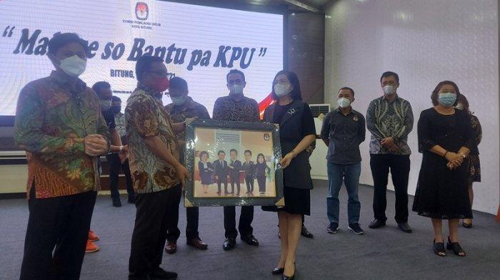 80 Boneka Maskot KPU Bitung, Tanda Ucapan Terima Kasih Sukses Pilkada ...