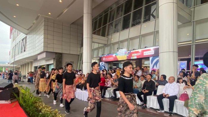 Potret 400 Model Tampil di Manado Expo dan Fashion Week 2023 - Tribunmanado.co.id