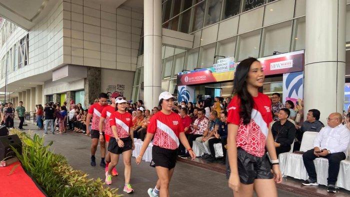 Potret 400 Model Tampil di Manado Expo dan Fashion Week 2023 - Tribunmanado.co.id