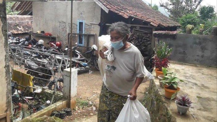 Cerita Istri Pesiunan Polisi, Jadi Pemulung Untuk Hidupi 7 Anak dan 10 ...