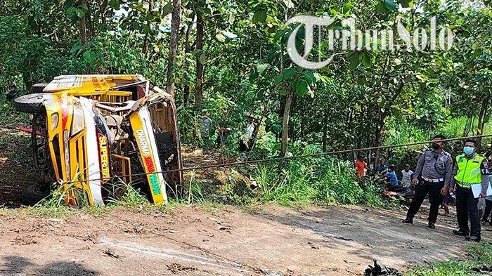 Kecelakaan Maut Pukul 10 30 Wib 2 Orang Penumpang Tewas Kereta