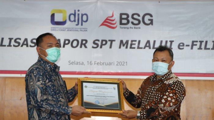 Bank SulutGo Raih Penghargaan Penyetor Pajak Terbesar di Wilayah KPP Pratama Manado Tahun 2020 ...