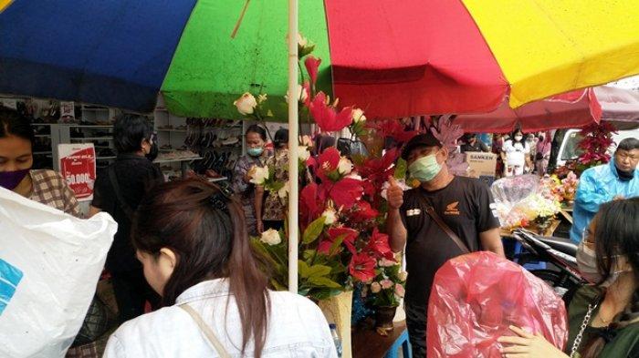Pedagang Bunga Hias Mulai Marak di TKB Pasar 45 - Tribunmanado.co.id
