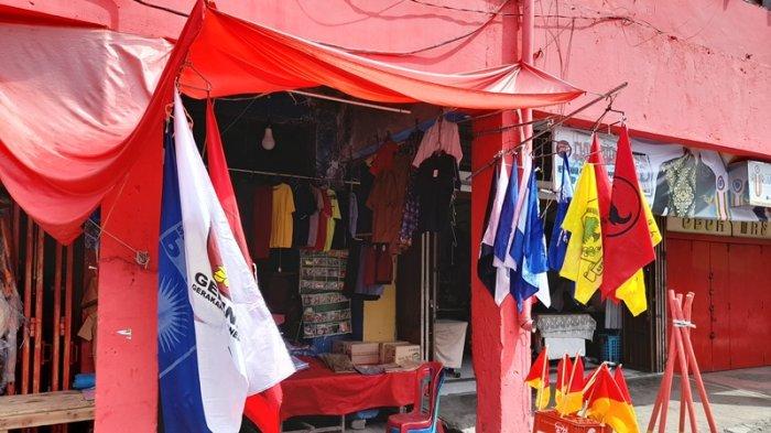 Rezeki Penjual Bendera di Manado Anjlok Saat Musim Kampanye, Caleg ...