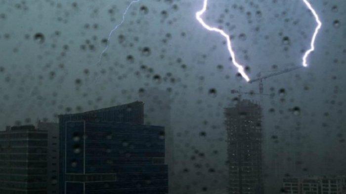 Ikuti Langkah dan Cara Ini Agar Anda Tetap Aman Saat Ada Petir, Berikut ...