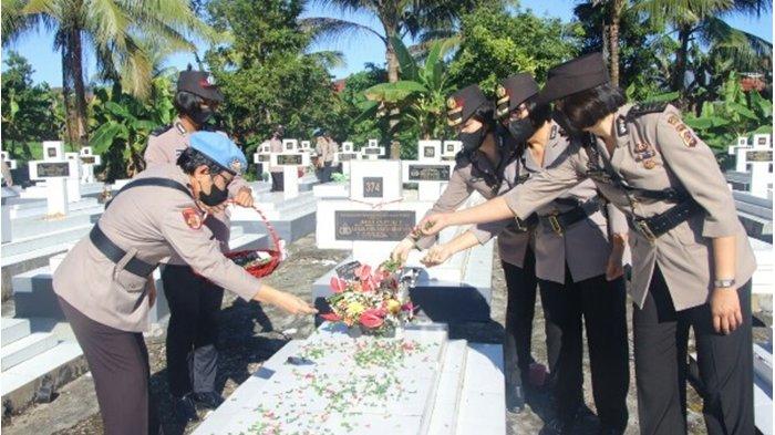 Info Polisi Manado:HUT ke-74 Polwan, Polisi Wanita Polda Sulawesi Utara ...