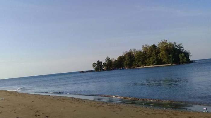 Keindahan Pulau Keramat Bolmut, Destinasi Wisata yang Punya Cerita ...