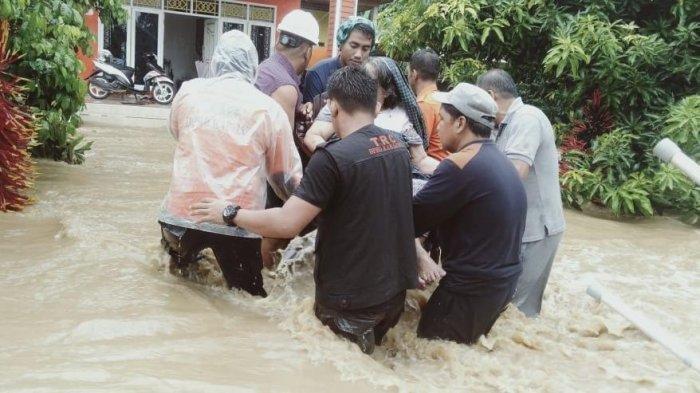 Puluhan Hektare Tambak Ikan Disapu Banjir, Ratusan Rumah Warga Terendam, Petani Rugi Puluhan ...