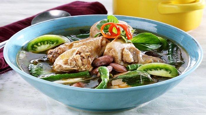 Cara Membuat Sup Ayam Tomat Hijau, Kuahnya Nikmat dan Gurih ...
