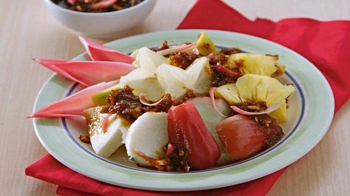 Arti Mimpi Makan Rujak, Menandakan Hal Baik atau Buruk? Berikut ...