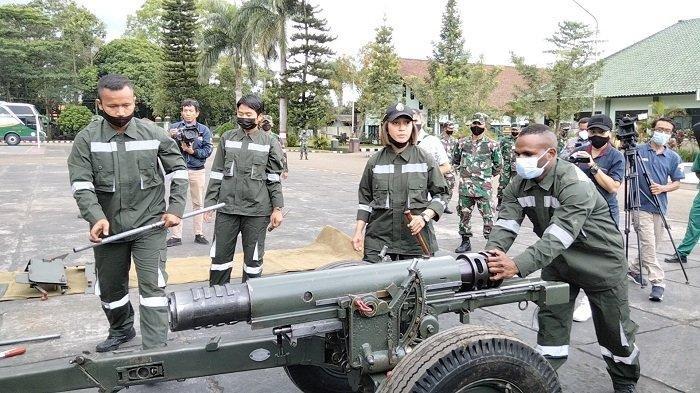 Sosok Serda Kowad Maria Jacoba Samuel, Sang Guru Militer Cantik, Ngaku ...