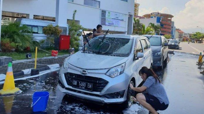 Cara Mencuci Mobil supaya Kualitas Cat Tetap Terjaga, Simak Tips Pakar ...