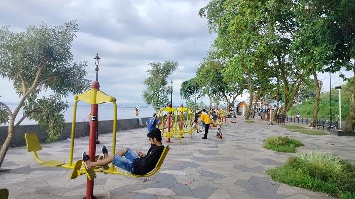 Begini Potret Malalayang Beach Walk Manado di Akhir Pekan ...