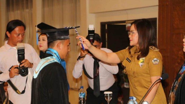 Wawali Syerly Sompotan Hadiri Wisuda Akper Bethesda Tomohon, Ini ...