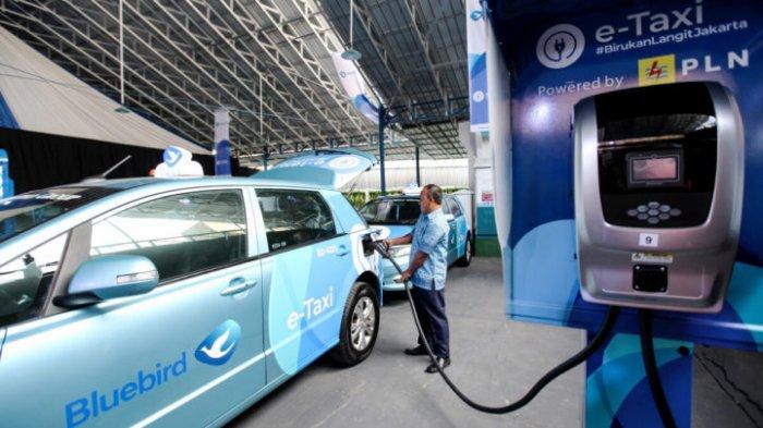 Taksi Listrik Blue Bird Kini Beroprasi di Terminal 3 Bandara Soekarno ...