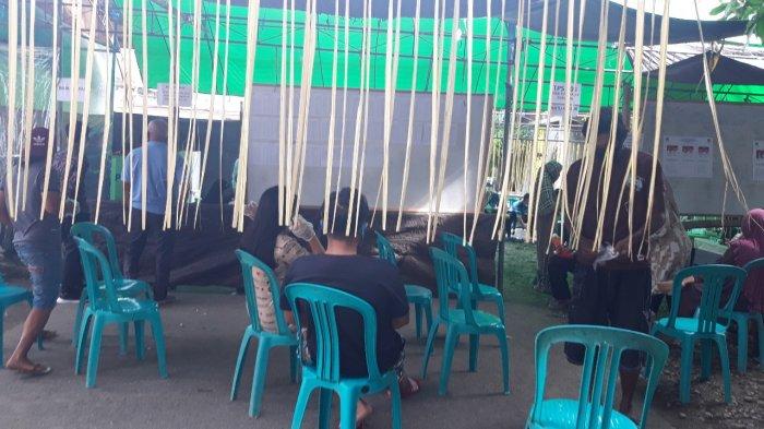 Suasana TPS 003 Tutuyan II Tempat Suhendro Boroma dan Keluarga ...
