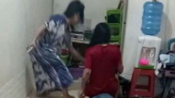 Dua Waria Keroyok Seorang Pria hingga Pingsan karena Tak Bayar, Videonya Viral di Media Sosial ...