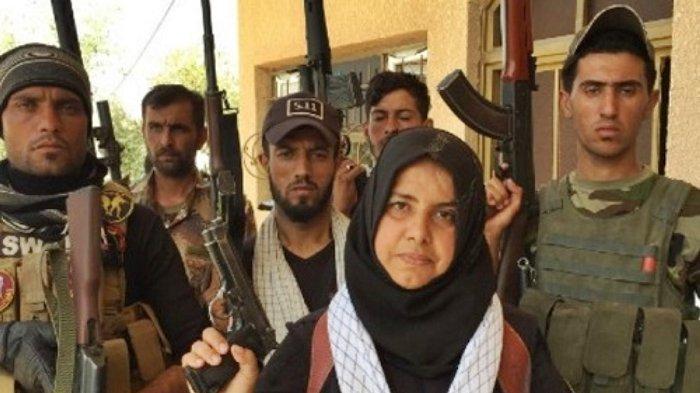 Sosok Wahida Al-Jumaily, Wanita Pembunuh Militan ISIS Paling Ditakuti ...