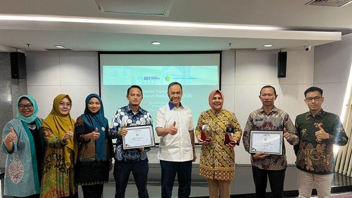 Wali Kota Kotamobagu Tatong Bara Kembali Terima Penghargaan - Tribunmanado.co.id