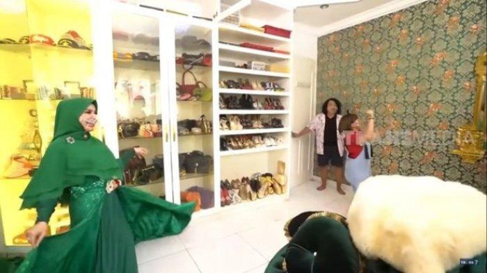 Potret Rumah Mewah Roro Fitria Seharga Rp12 Miliar, Didominasi Warna ...