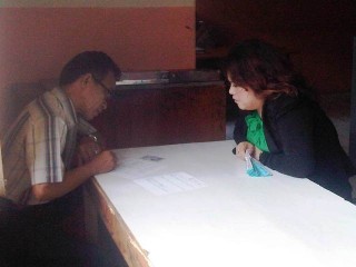 Dekan FH Unsrat Berpose Foto dengan Papan Pasal Korupsi - Tribunmanado ...