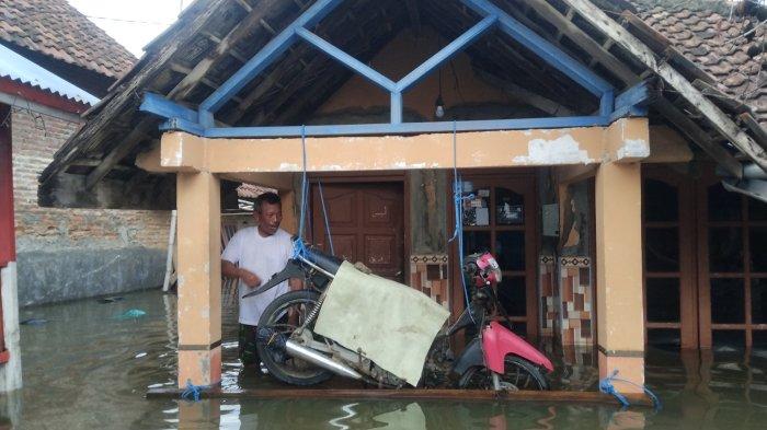 Banjir Tempuran Sepekan Belum Surut, Derita Warga Tak Bisa Bekerja Aktivitas Lumpuh Total ...